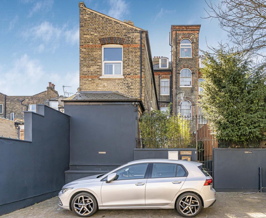 Fletching Road, Charlton, SE7 2 bed terraced house - £550,000