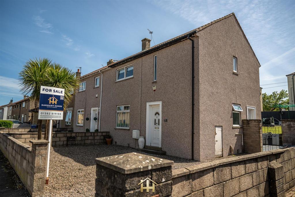 Balerno Street, Dundee DD4 3 bed end of terrace house - £140,000