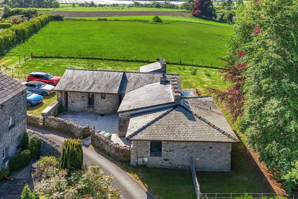 Cappleside, Beetham, Milnthorpe, LA7 7AP 4 bed detached bungalow for ...