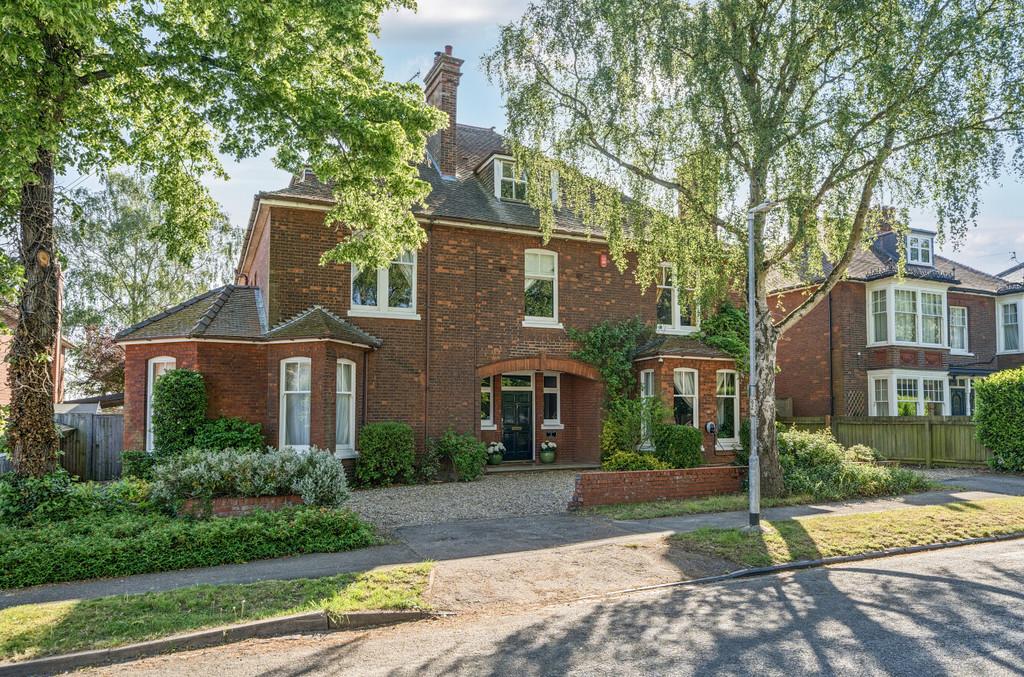 Northgate Avenue, Bury St. Edmunds IP32 9 bed detached house for sale ...