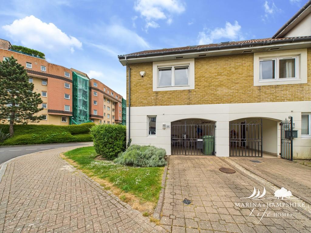 Coverack Way, Portsmouth PO6 3 bed end of terrace house for sale - £425,000