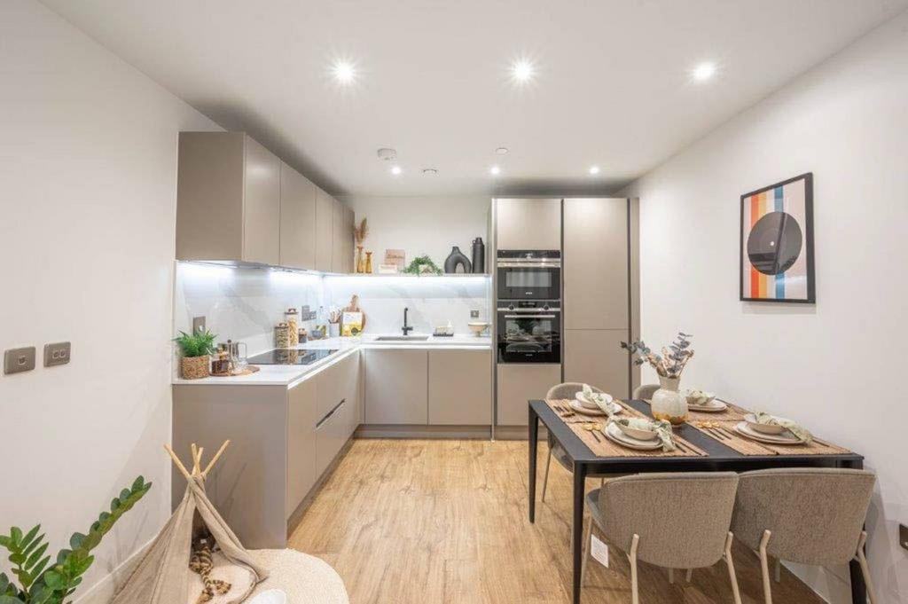 Amaryllis House, UNCLE Colindale... 1 bed flat to rent - £2,000 pcm (£ ...