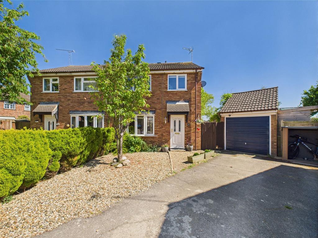 Wordsworth Road, Stowmarket IP14 3 bed semi-detached house for sale - £ ...