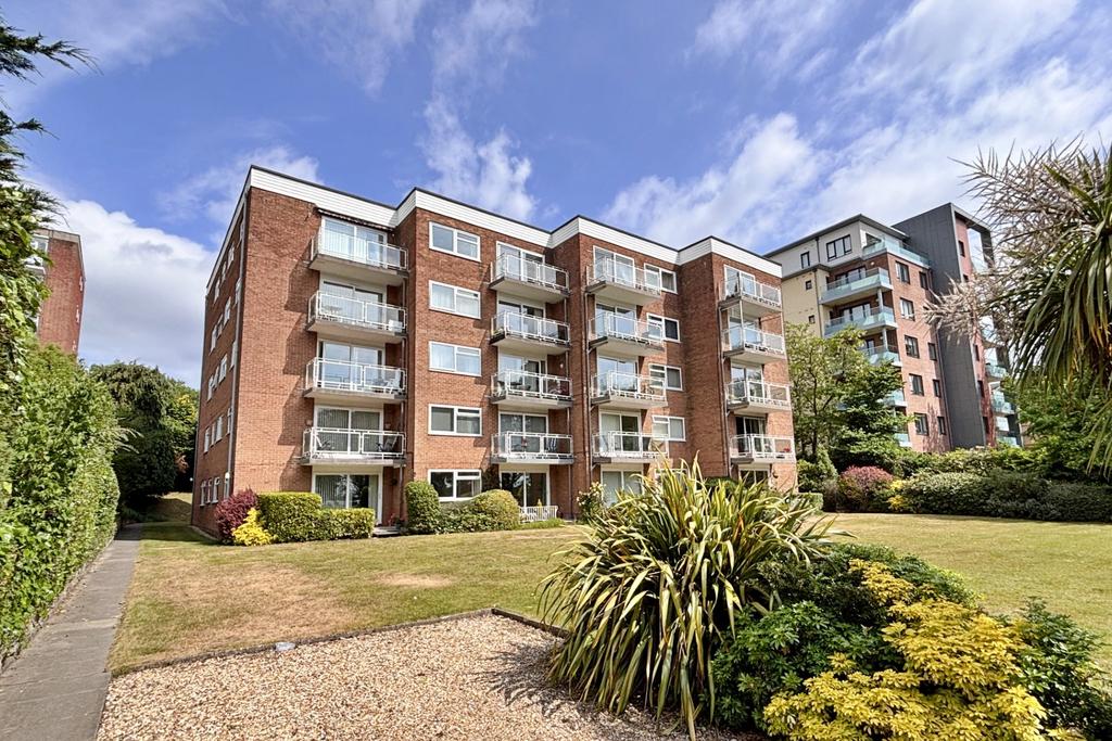 Parkstone Road, Poole BH15 2 bed flat for sale - £260,000