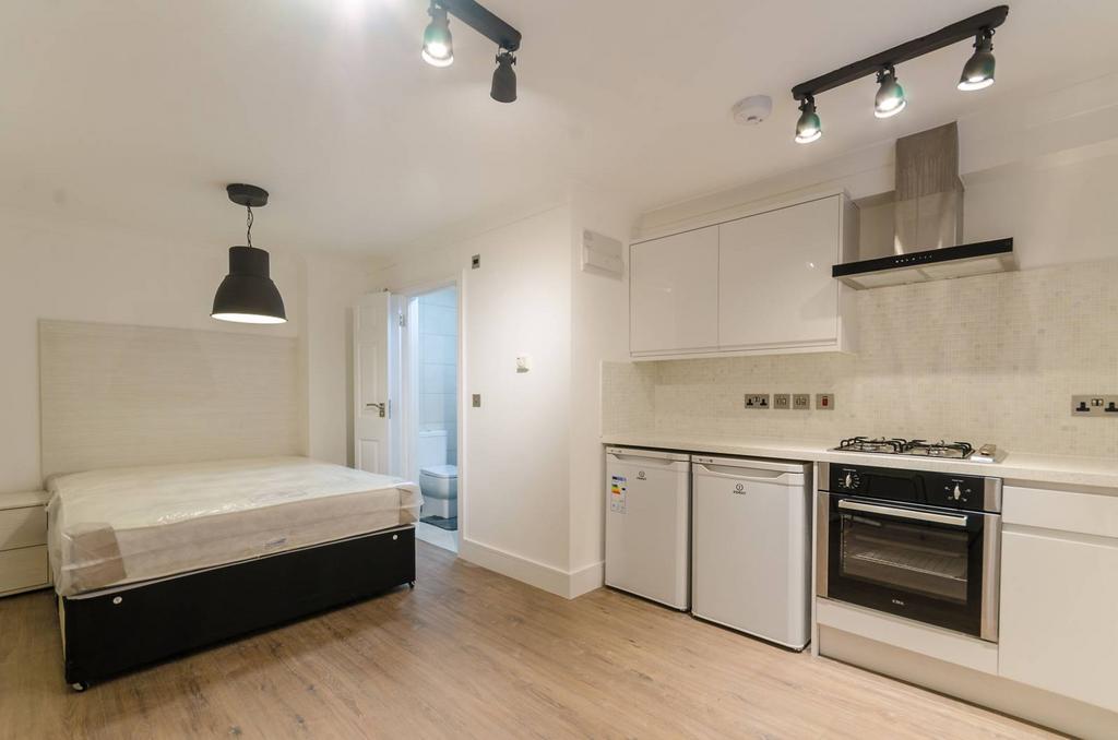 High Road, N22, Wood Green, London, N22 Studio to rent - £1,350 pcm (£ ...