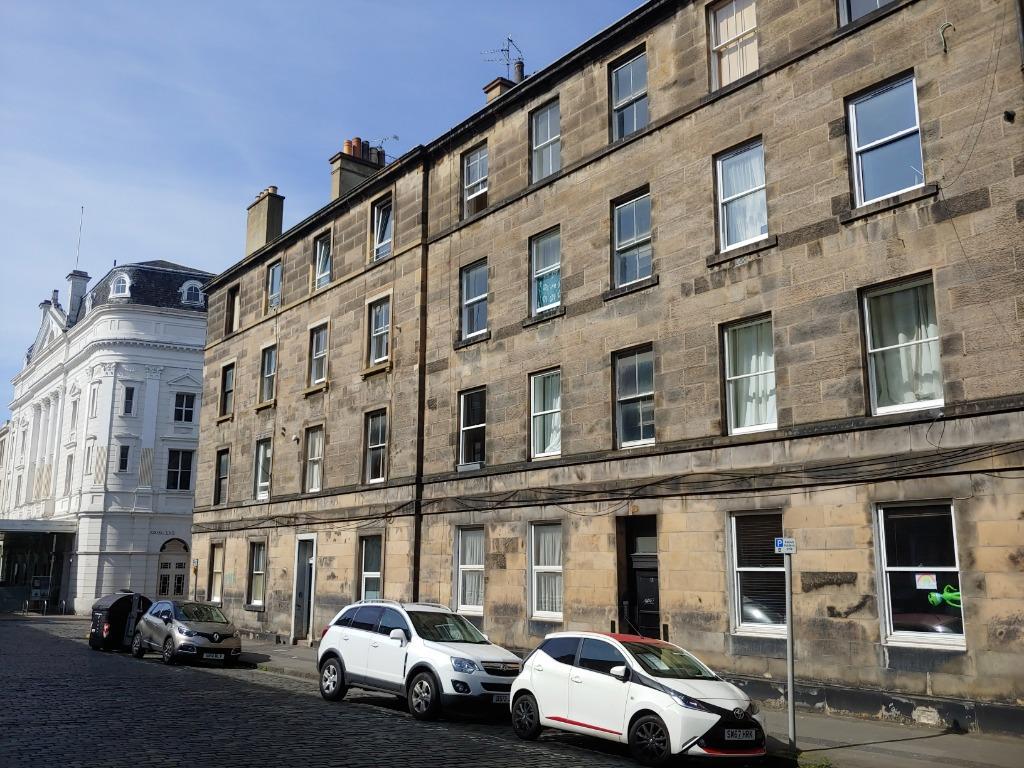 Grindlay Street, Edinburgh, EH3 4 bed flat - £2,900 pcm (£669 pw)