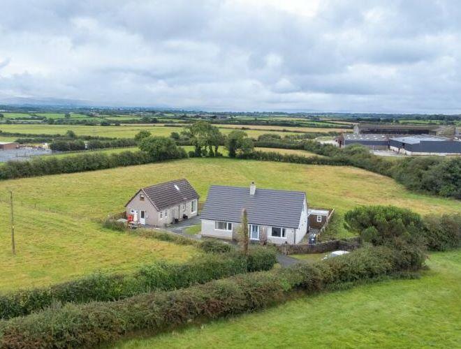 Lon Groes, Gaerwen LL60 6 bed detached house - £400,000