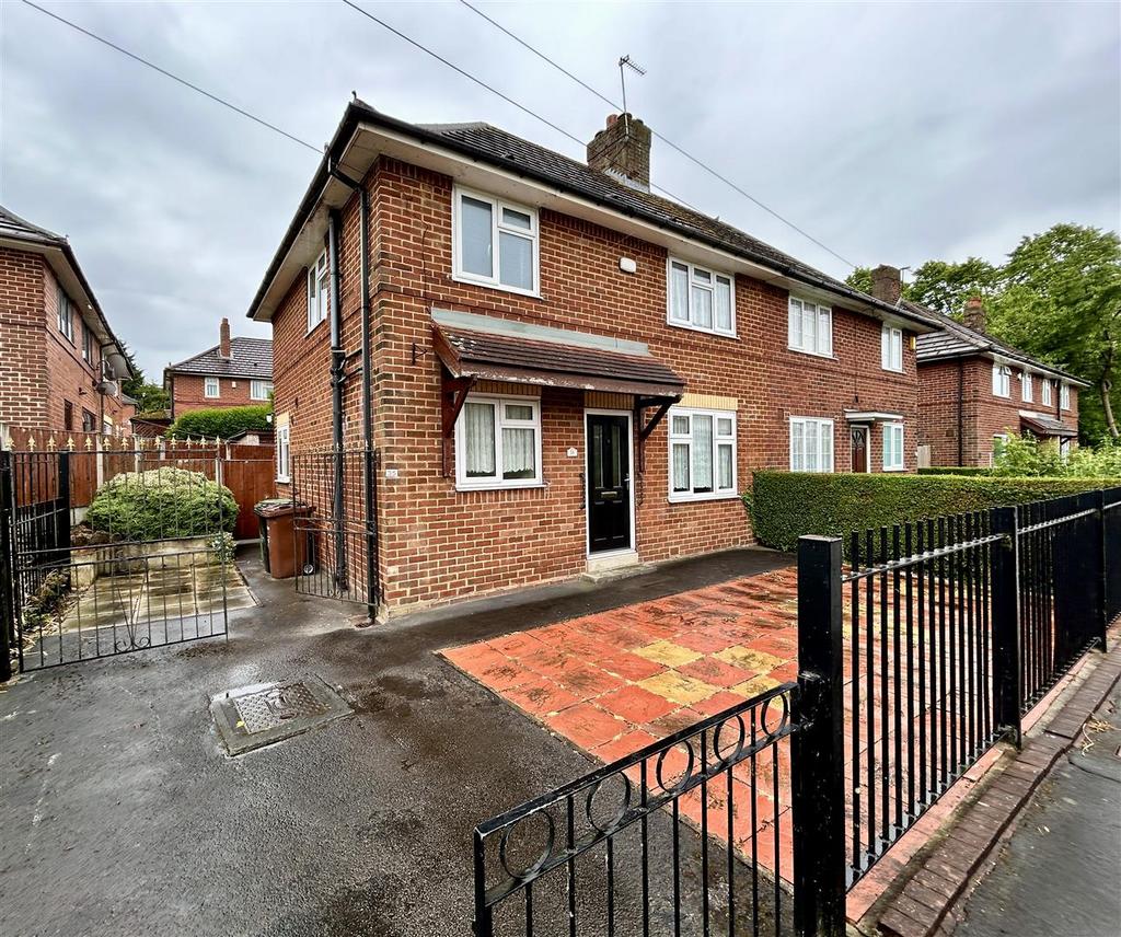 Cartmell Drive, Halton Moor, Leeds 3 bed semi-detached house for sale ...