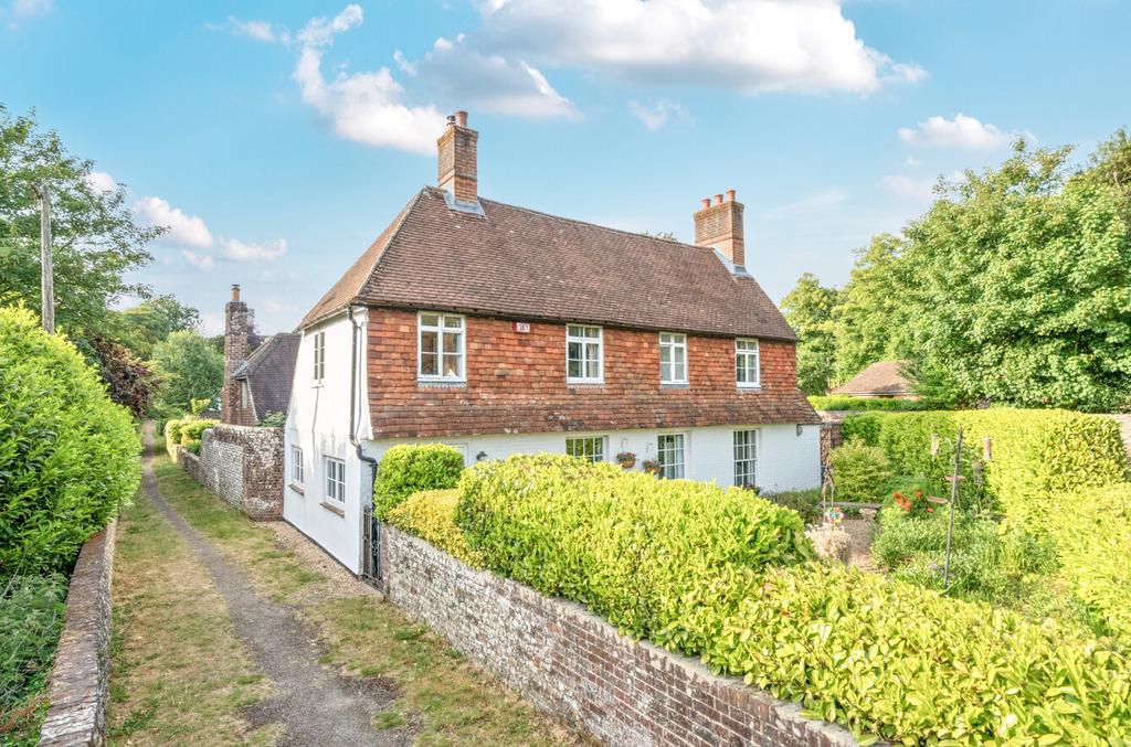 West Meon, Petersfield, Hampshire, GU32 3 bed detached house - £625,000