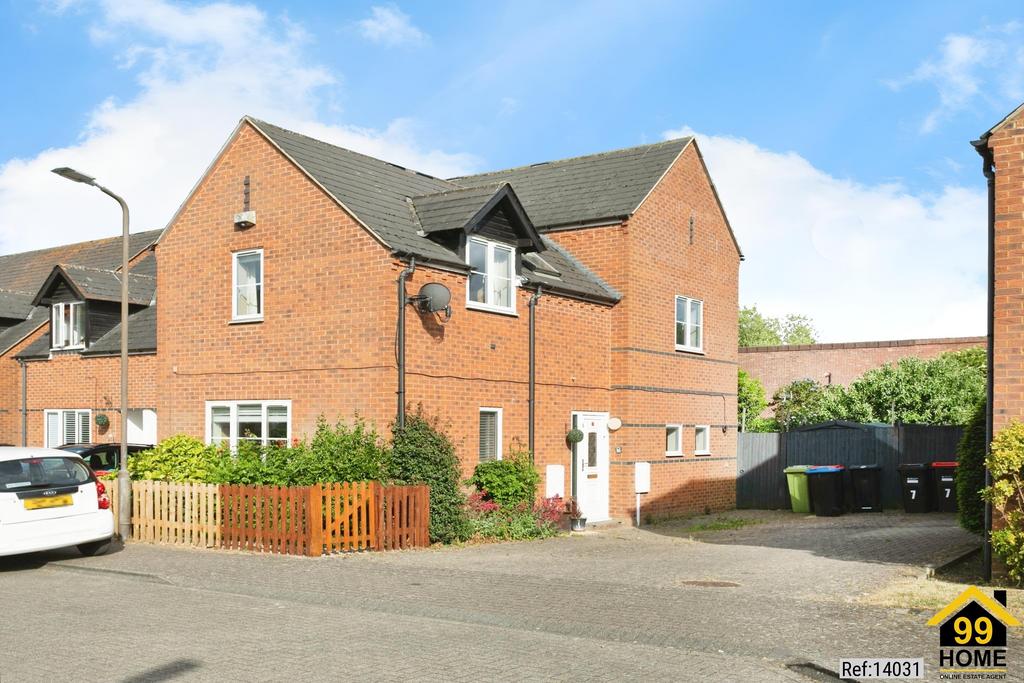 Frank Atter Croft, Milton Keynes, MK12 3 bed semi-detached house - £157,500