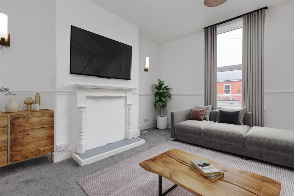 138 St. Andrews Road South, Lytham... 2 bed apartment - £80,000