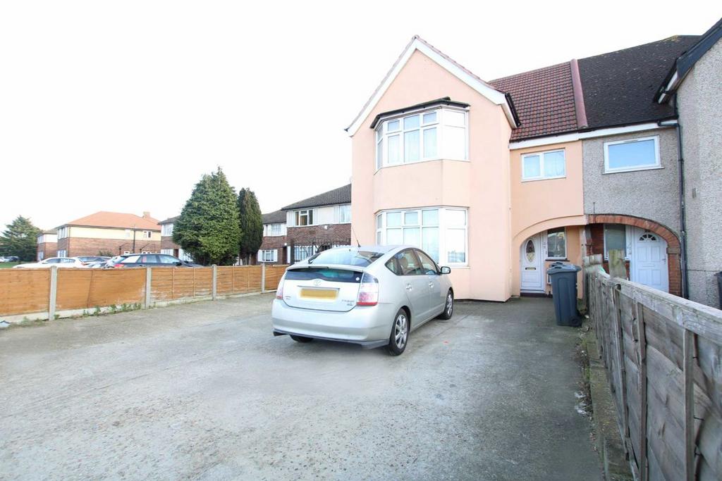 Great South West Road, Hounslow TW4 2 bed flat - £1,600 pcm (£369 pw)