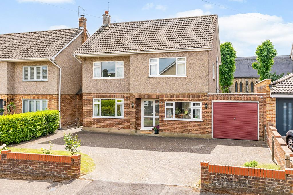 Hanbury Close, Ware SG12 4 bed detached house for sale - £850,000