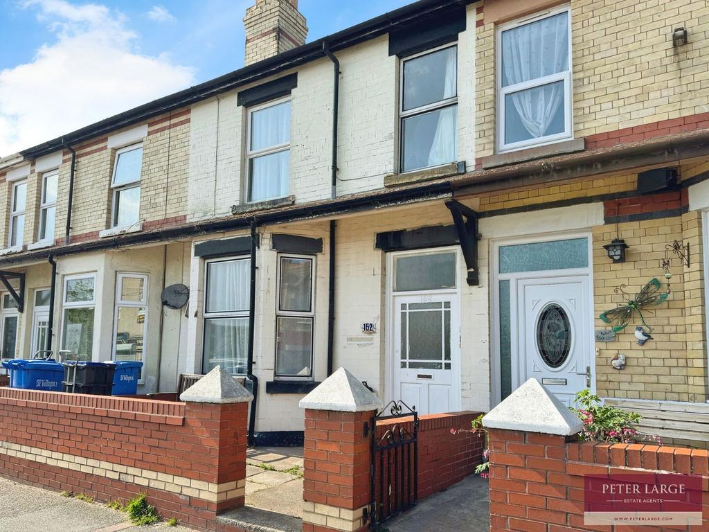 152 Wellington Road, Rhyl, LL18 1LH 4 bed semi-detached house - £135,000