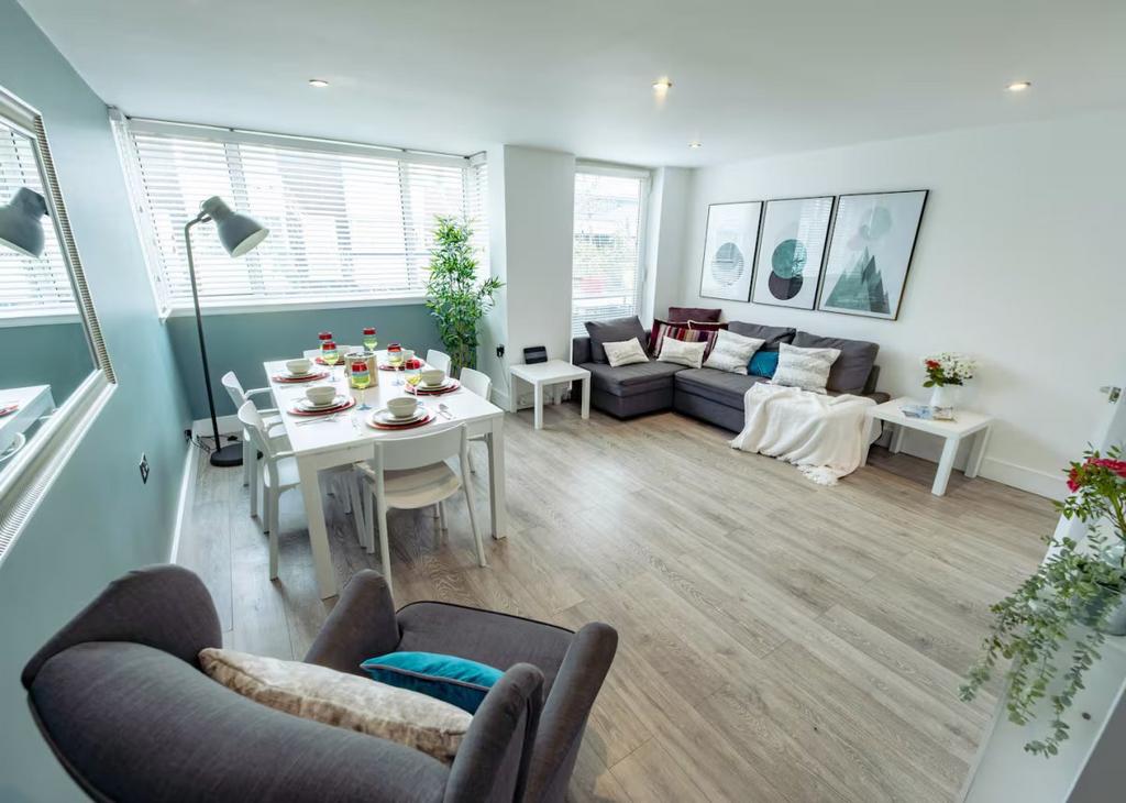 Brighton Square, Brighton BN1 2 bed flat to rent - £1,800 pcm (£415 pw)