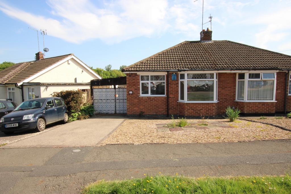 Greenbank Avenue, Kettering... 1 bed semi-detached bungalow to rent - £895 pcm (£207 pw)