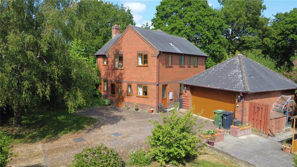 Withy Avenue, Forden, Welshpool... 4 bed detached house for sale - £450,000