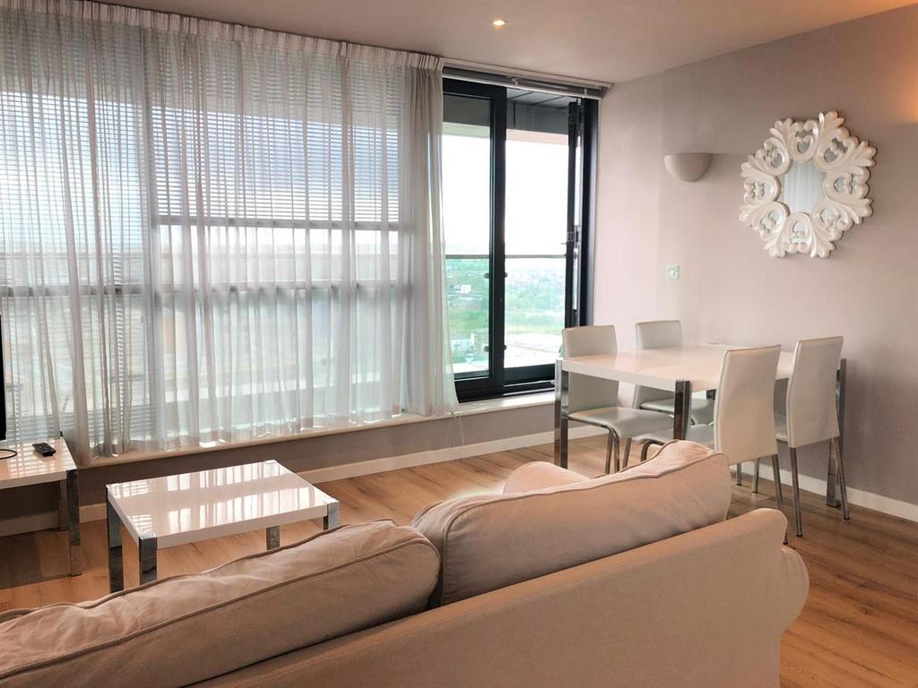 Bridgewater Place, Leeds 2 bed flat - £1,400 pcm (£323 pw)