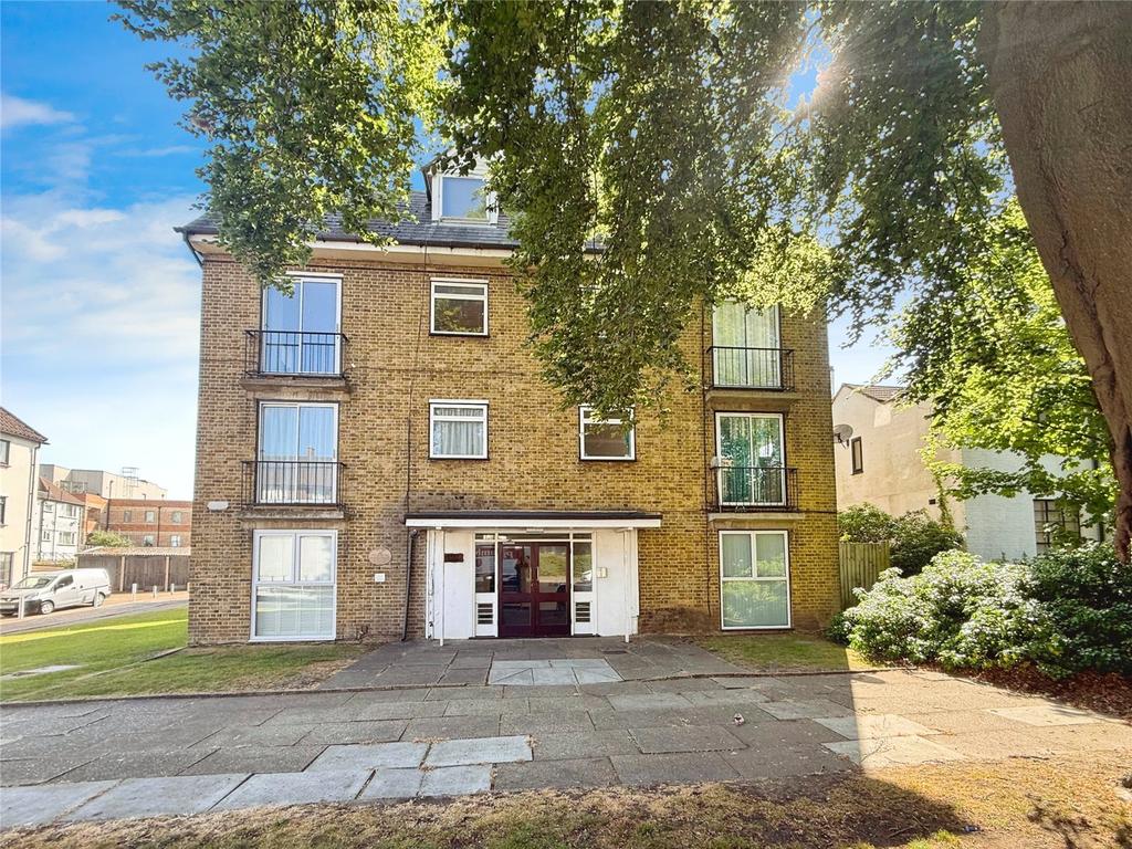 Woodcote Road, Wallington SM6 2 bed flat for sale - £325,000