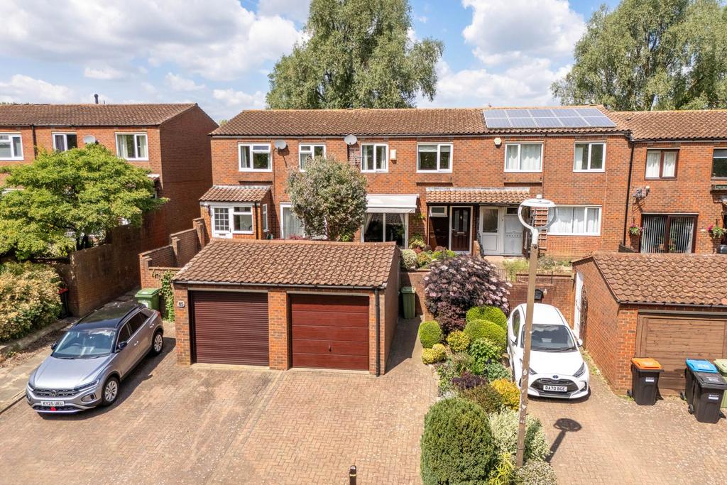 Springfield Blvd, Milton Keynes MK6 3 bed terraced house for sale - £ ...