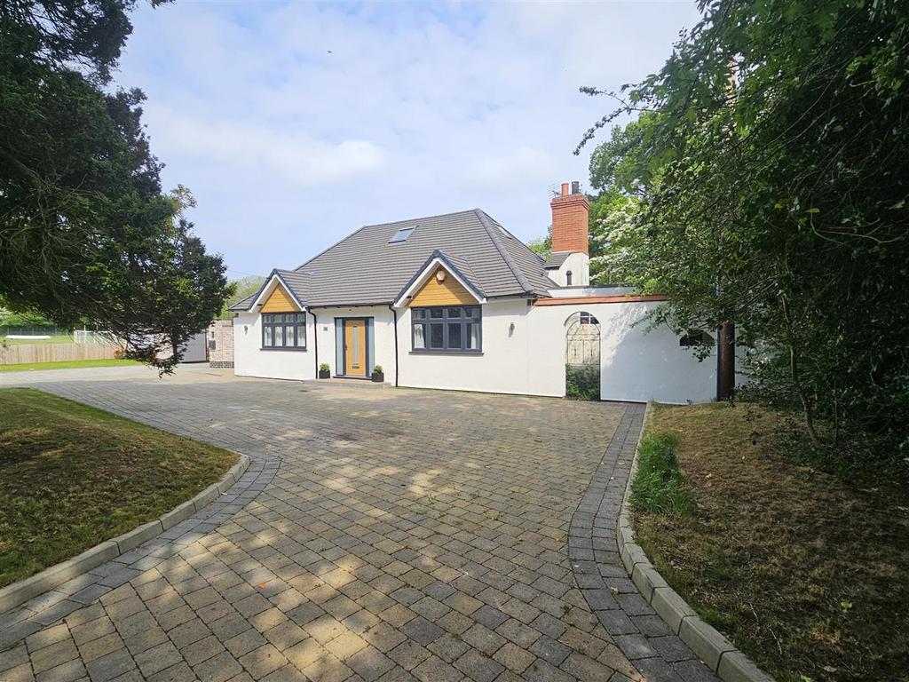 Lugtrout Lane, Catherine-De-Barnes... 4 bed detached bungalow for sale ...