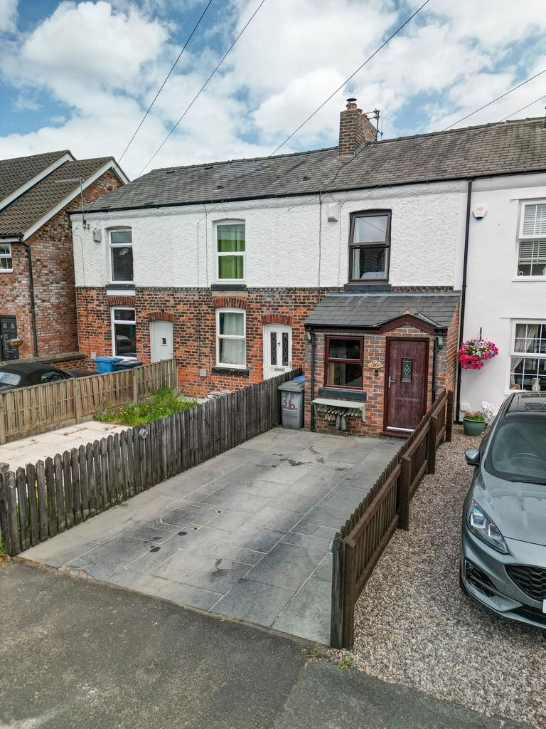 Hopefield Road, Lymm WA13 2 bed terraced house for sale - £250,000