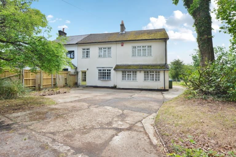 Rusper Road, Ifield, RH11 3 bed semi-detached house for sale - £500,000