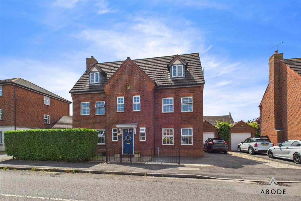 Worthington Road, Lichfield WS13 6 bed detached house for sale - £560,000