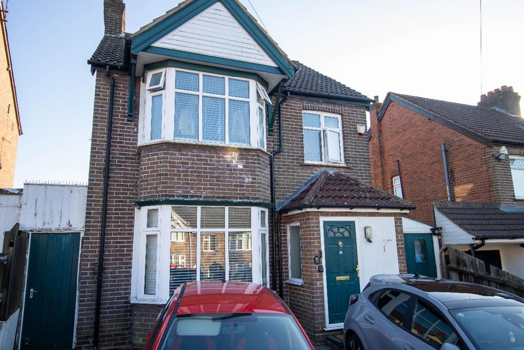 Woodbury Hill, Luton 3 bed detached house for sale - £415,000