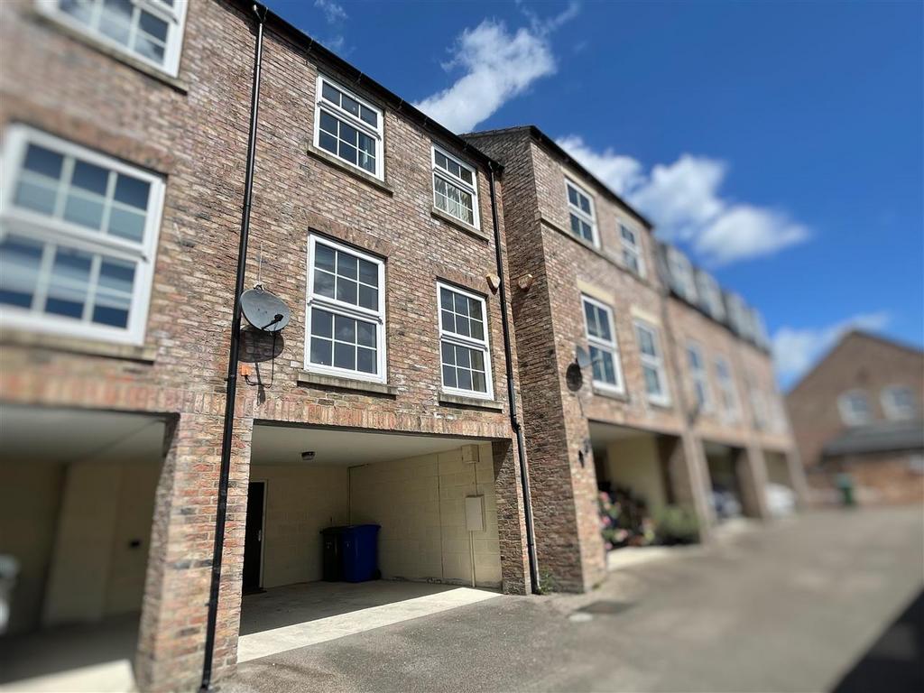 Winterton Close, Pocklington 3 bed terraced house to rent - £825 pcm (£ ...