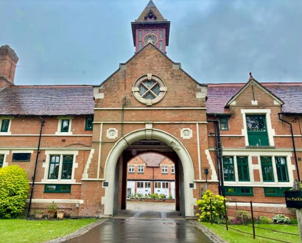 Caldecote Hall Drive, Caldecote, CV10 1 bed duplex to rent - £875 pcm (£202 pw)