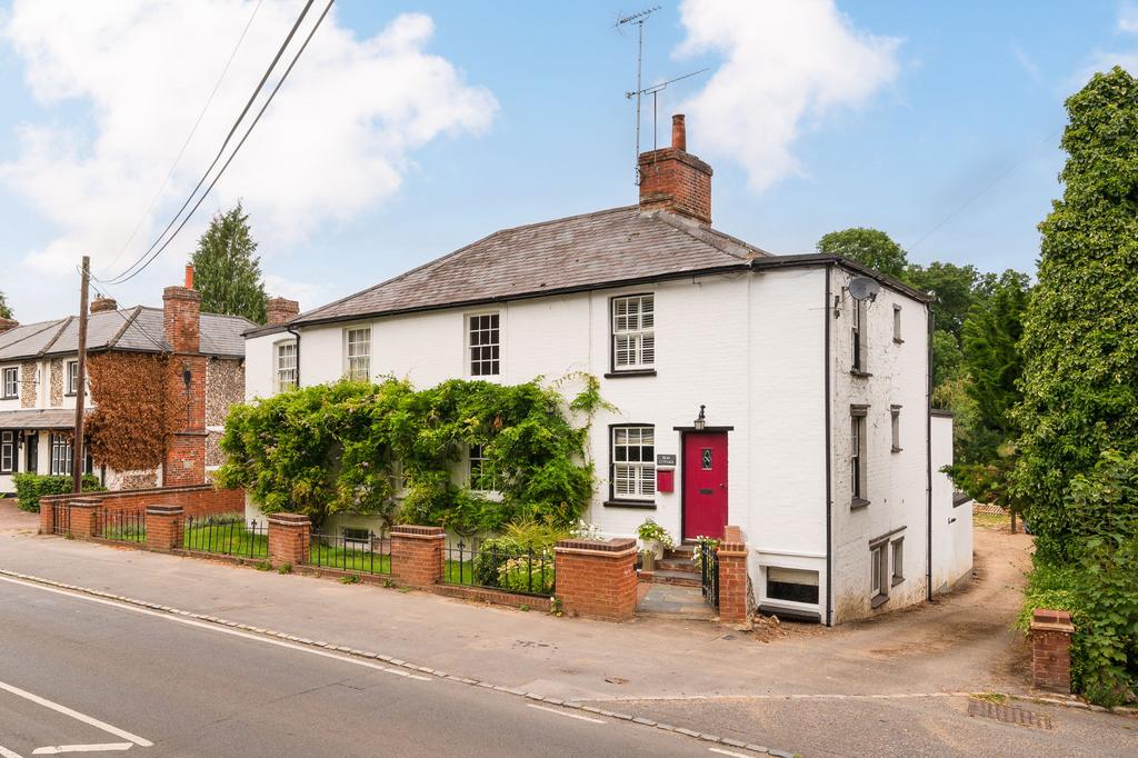 Remenham Hill, Remenham RG9 4 bed cottage - £600,000