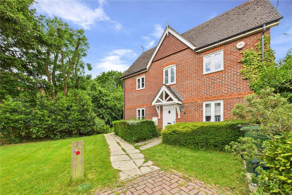 Clarendon Rise, Tilehurst, Reading... 3 bed semi-detached house - £ ...