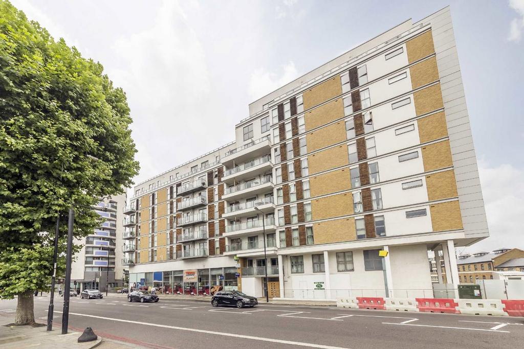 Frances Wharf, London E14 2 bed flat - £1,998 pcm (£461 pw)