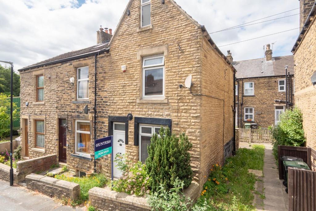 Wood Vine Street, Leeds, LS28 3 bed end of terrace house - £180,000