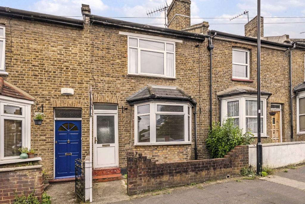 Glenhurst Road, Brentford TW8 3 bed flat to rent - £2,600 pcm (£600 pw)