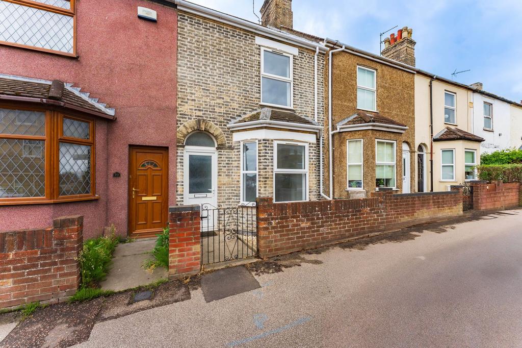 Bridge Road, Oulton Broad 3 bed terraced house - £950 pcm (£219 pw)