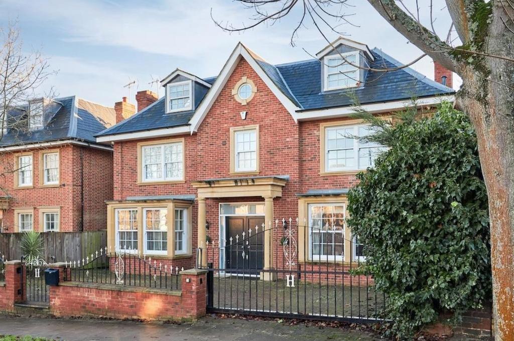 Chartfield Avenue, London SW15 7 bed detached house - £4,080,000