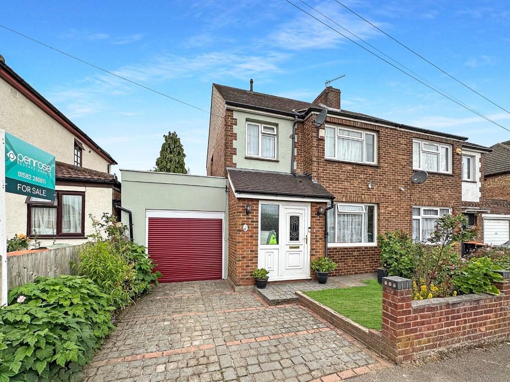 Brandreth Avenue, Dunstable LU5 4 bed semi-detached house for sale - £ ...