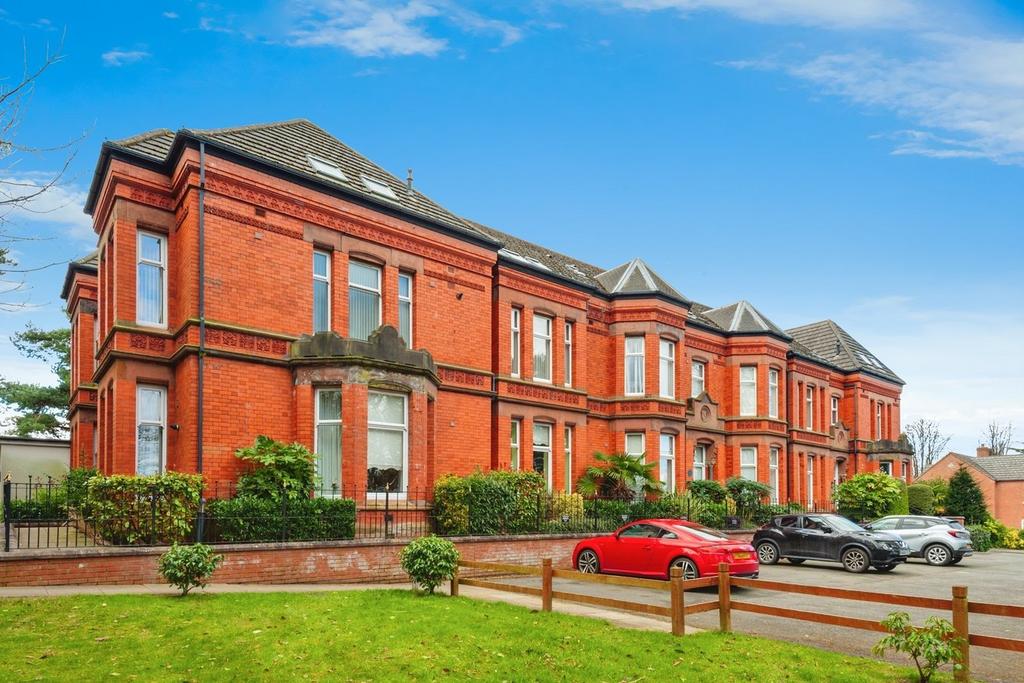 Lawson Road, Runcorn WA7 2 bed apartment - £120,000