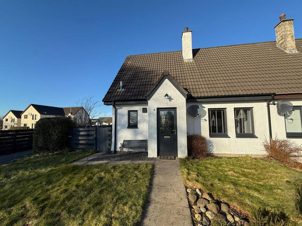 Ascrib Place, Portree, IV51 9TF 2 bed semi-detached house - £205,000