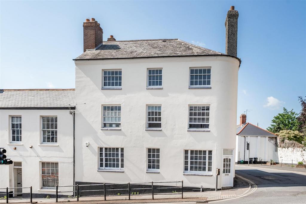 Globe Court, Dowell Street, Honiton 2 bed apartment for sale - £100,000