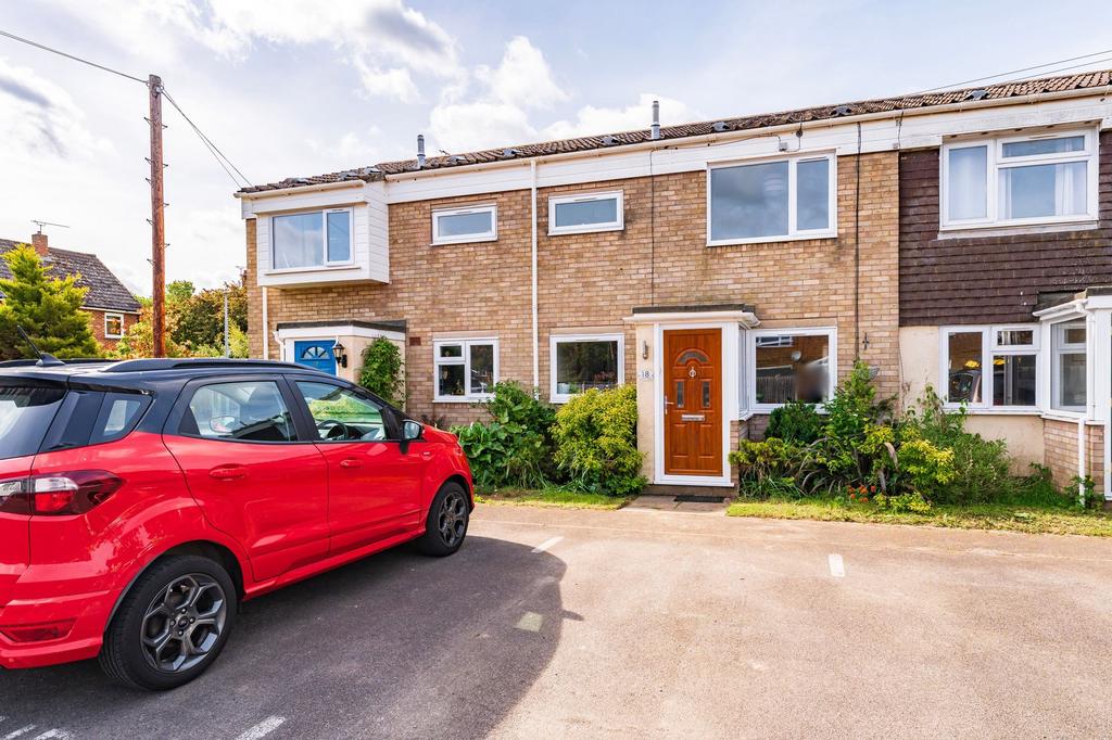 Hoveton Place, Badersfield 3 bed terraced house - £220,000