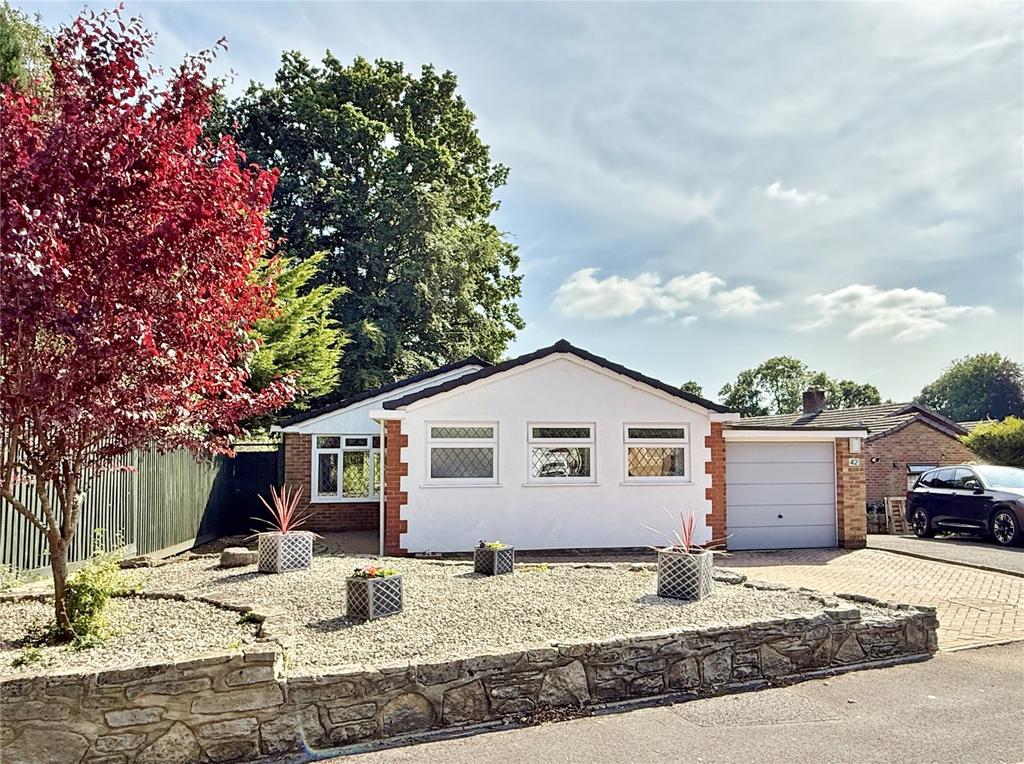 Strathmore Drive, Verwood, Dorset, BH31 3 bed bungalow - £489,950