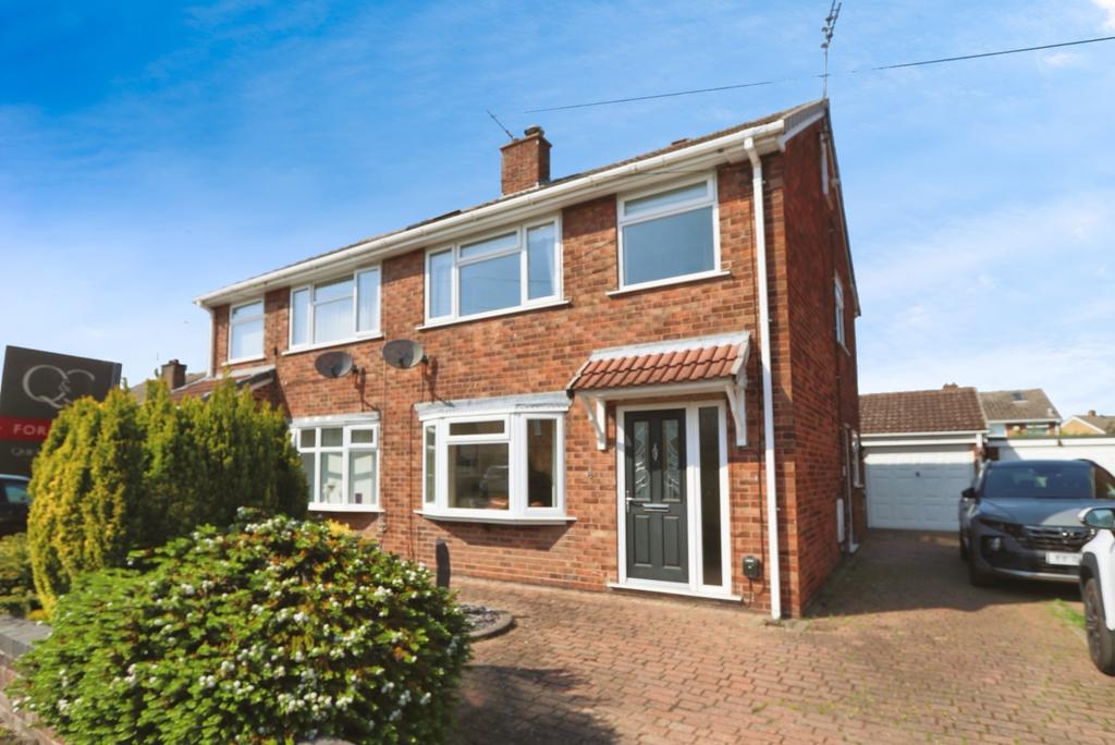 Loxley Green, Hull, East Riding of... 3 bed semi-detached house for ...