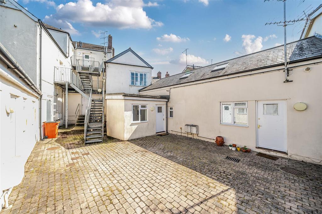 Globe Court, Dowell Street, Honiton 1 bed apartment for sale - £75,000