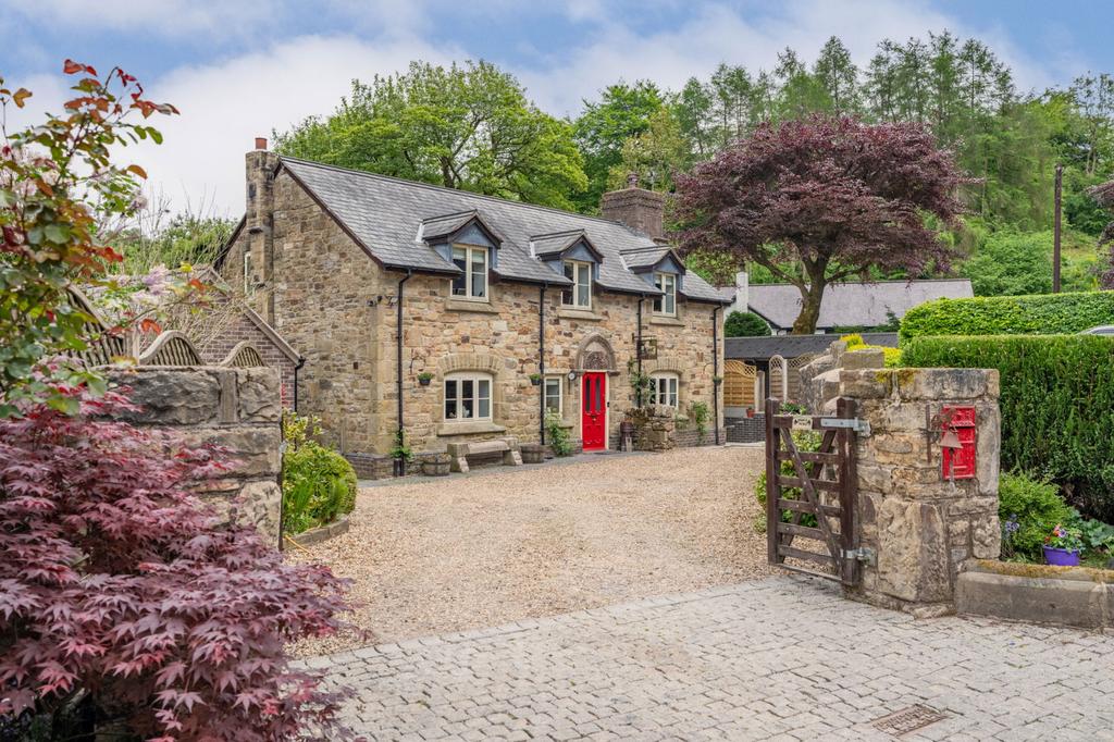 Mold CH7 4 bed cottage for sale - £650,000