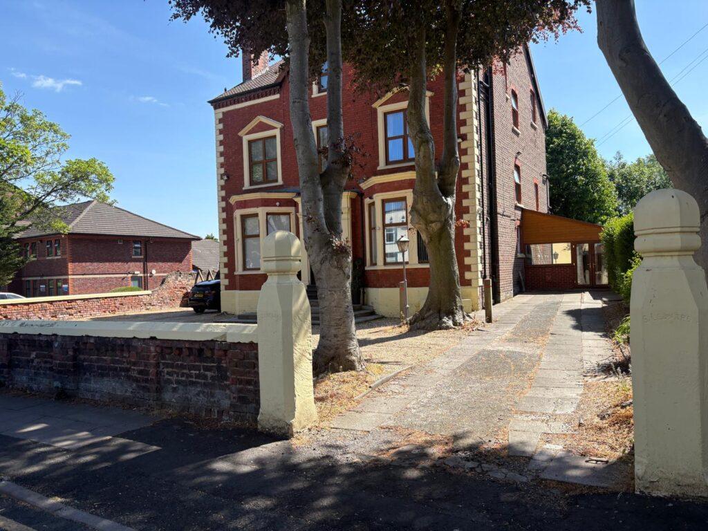 Haigh Road, Liverpool L22 13 bed detached house - £695,000