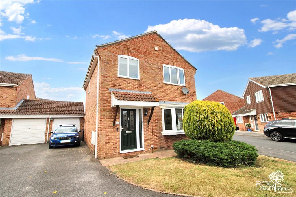 Spurcroft Road, Berkshire RG19 3 bed detached house - £475,000
