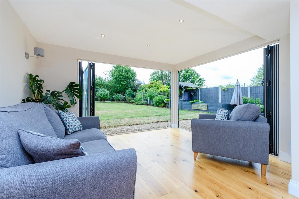 Fairview Road, Istead Rise, Kent 3 bed semi-detached bungalow for sale ...